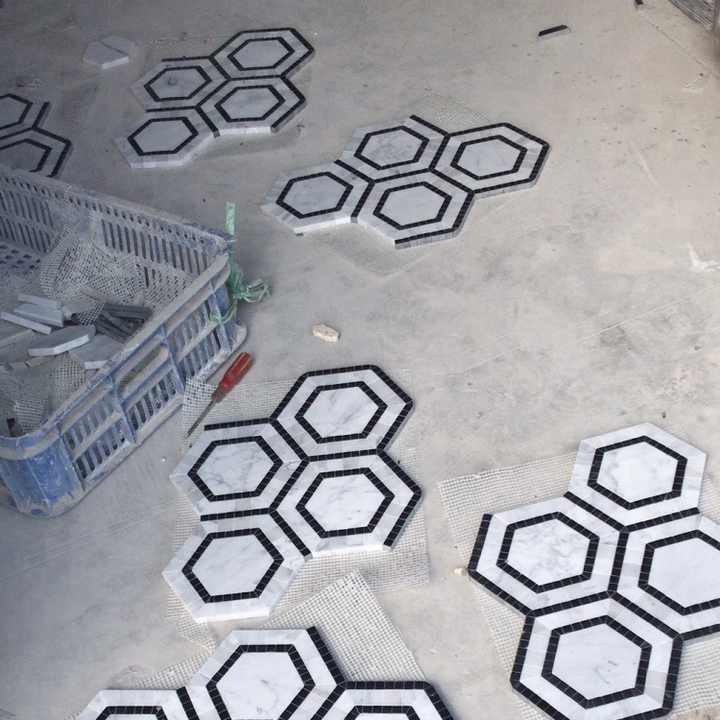 Interior Floor Design with Chips Mosaic Marble Tile
