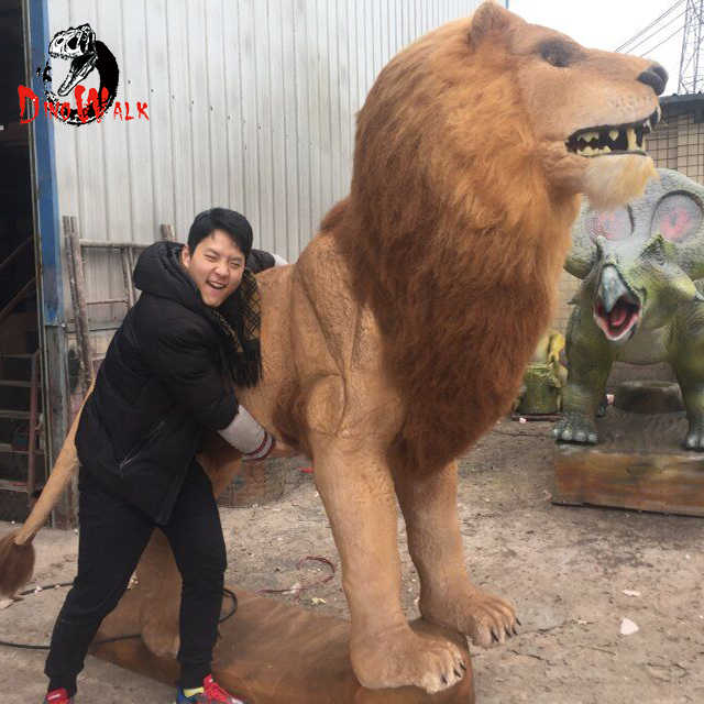 Realistic Animatronic Lion - Perfect for Theme Parks