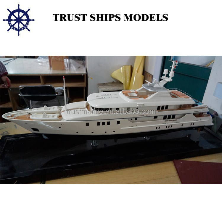 Handmade Yacht Models - High Quality & Customizable
