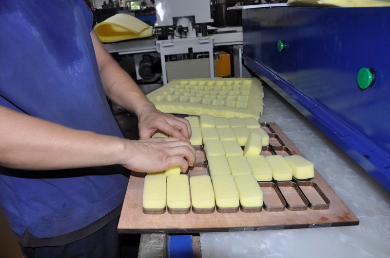 Hydraulic Wood Cutting Machines - Precision and Power