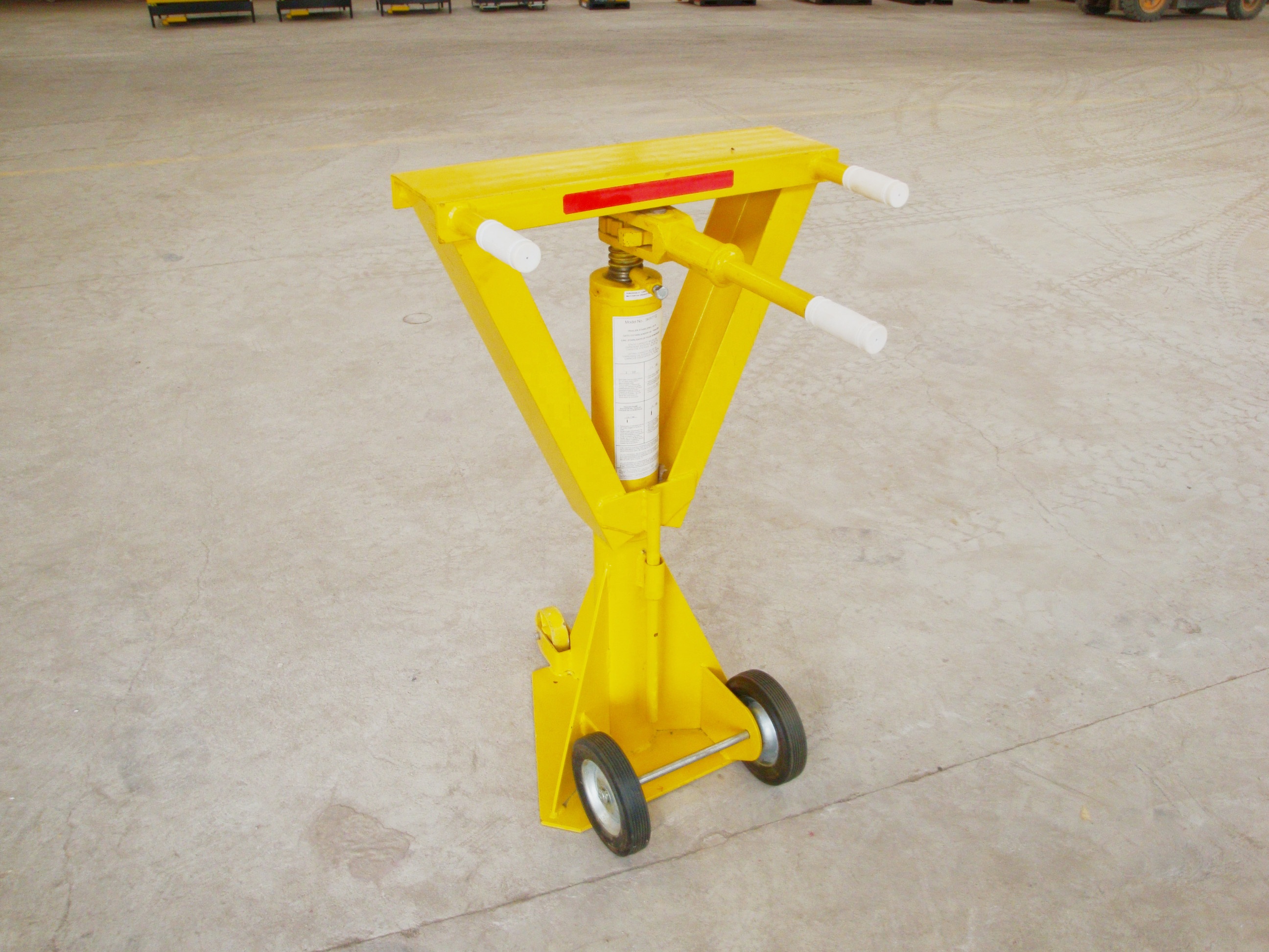 Global Industrialu2122 Quick-Adjust Trailer Stabilizing Jack Stand ...