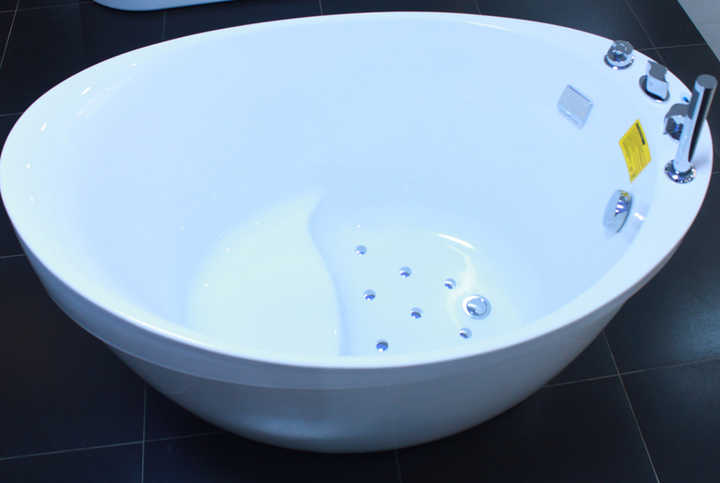 Small Deep Bathtub - Perfect for Soaking and Relaxation