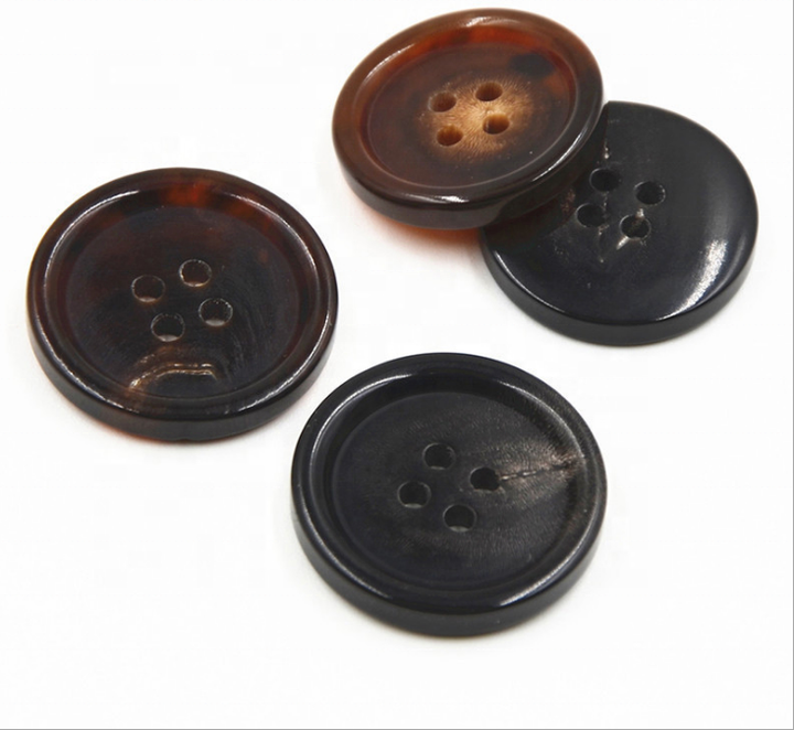High Quality Fashion 4 Holes Natural Horn Buttons for Clothes