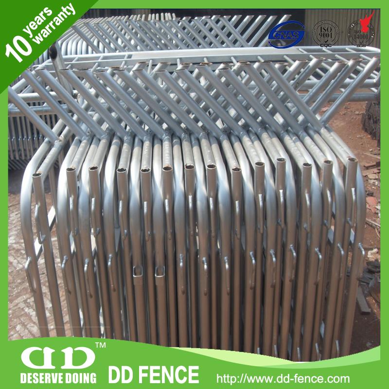 Movable Fence with Wheels - High Quality & Waterproof