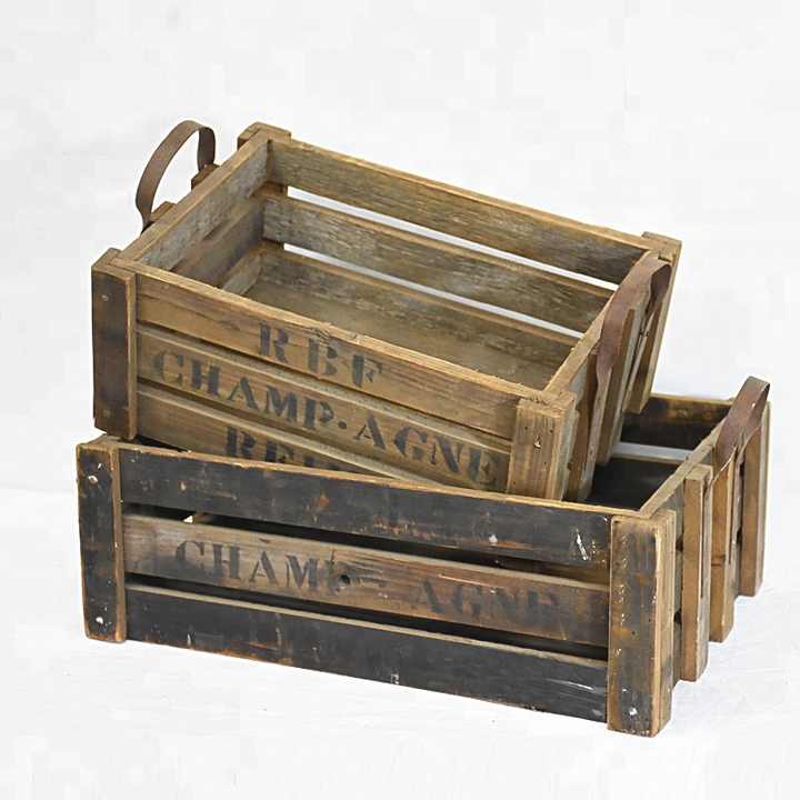 Cajas De Campo Y Macetas Recicladas Grandes Para Jardines