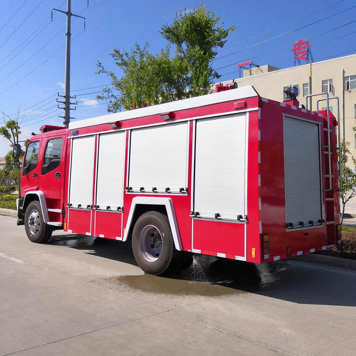 Japan Brand Mini Fire Truck - Efficient Water Tank Truck