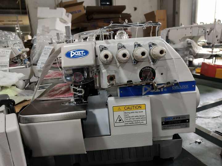 DT757F High-Speed 5 Thread Overlock Industrial Sewing Machine