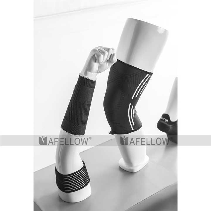 Torso Dummy Knee Mannequin - Perfect for Sports Store Display