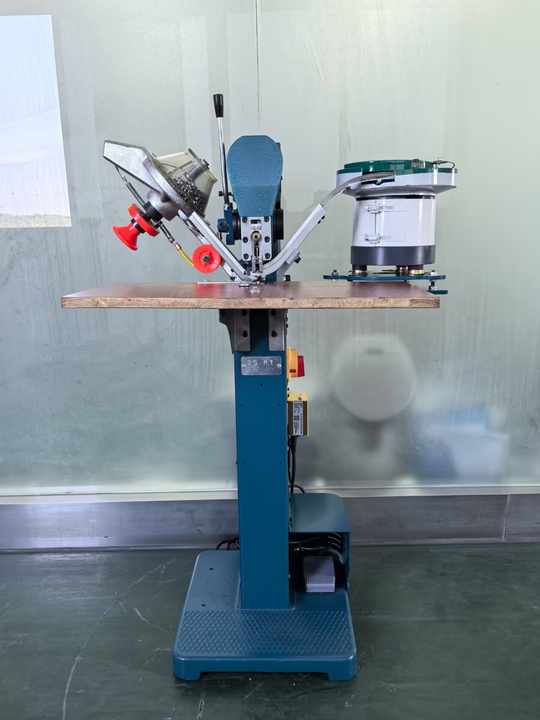 New Fully Automatic Eyelet Press Machine with Core Motor Component ...