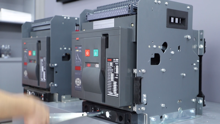 3 Pole ACB and MCB 5000 Watt - Reliable Electrical Solutions