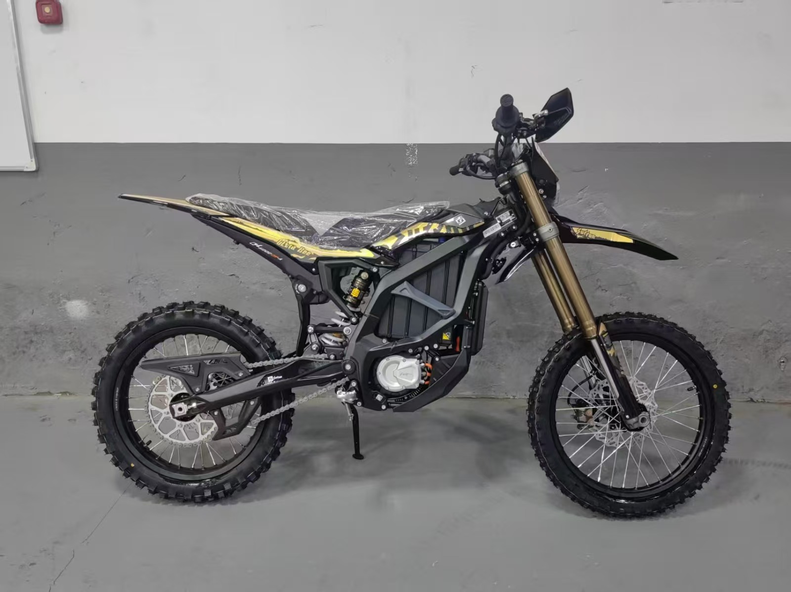 Surron Ultra Bee - High-Performance Electric Motorcycles