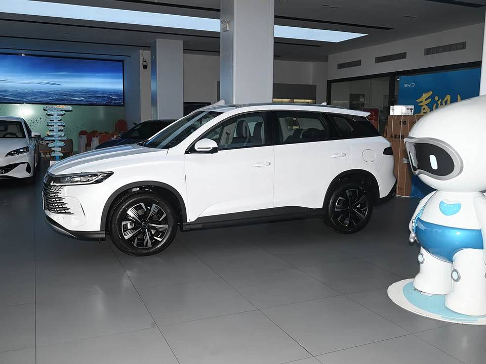 BYD Sea Lion 05 DM-i New Energy Compact Plug-in Hybrid SUV 75-115km ...