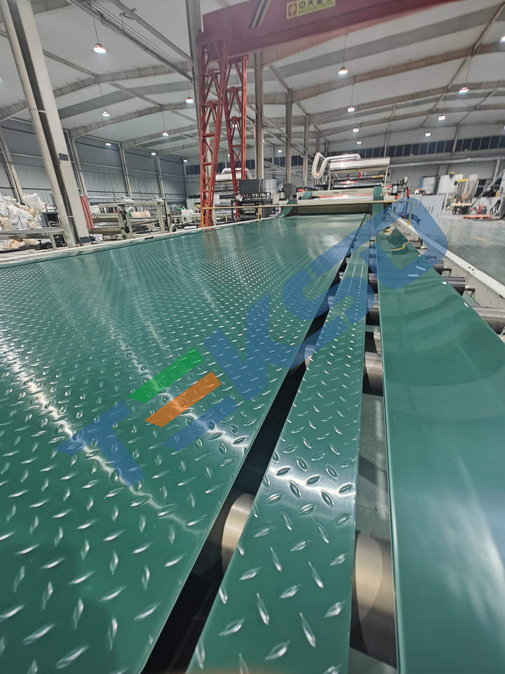 Polyethylene HDPE Ground Protection Mat Running Track Covers Anti-slip ...