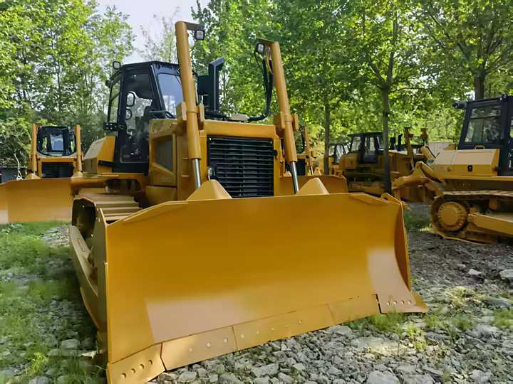 Fuel Efficient Tracked 147 KW/197 hp Crawler Dozer SEM818F WH Type ...