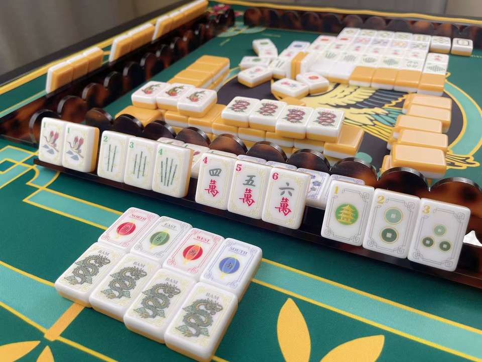 American Luxury Modern Mahjong Tiles Set 4-Player Turmeric Yellow ...
