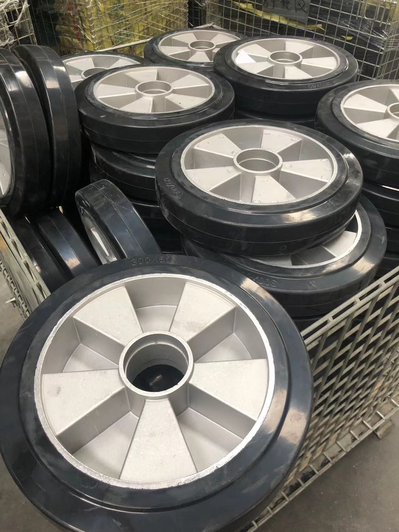 Durable 7 Inch Rubber Caster Wheels for Outdoor Use