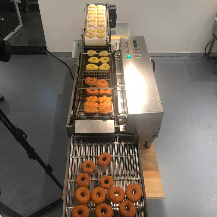 High Productivity Mini Yeast Donut Fryer - 480pcs/hour