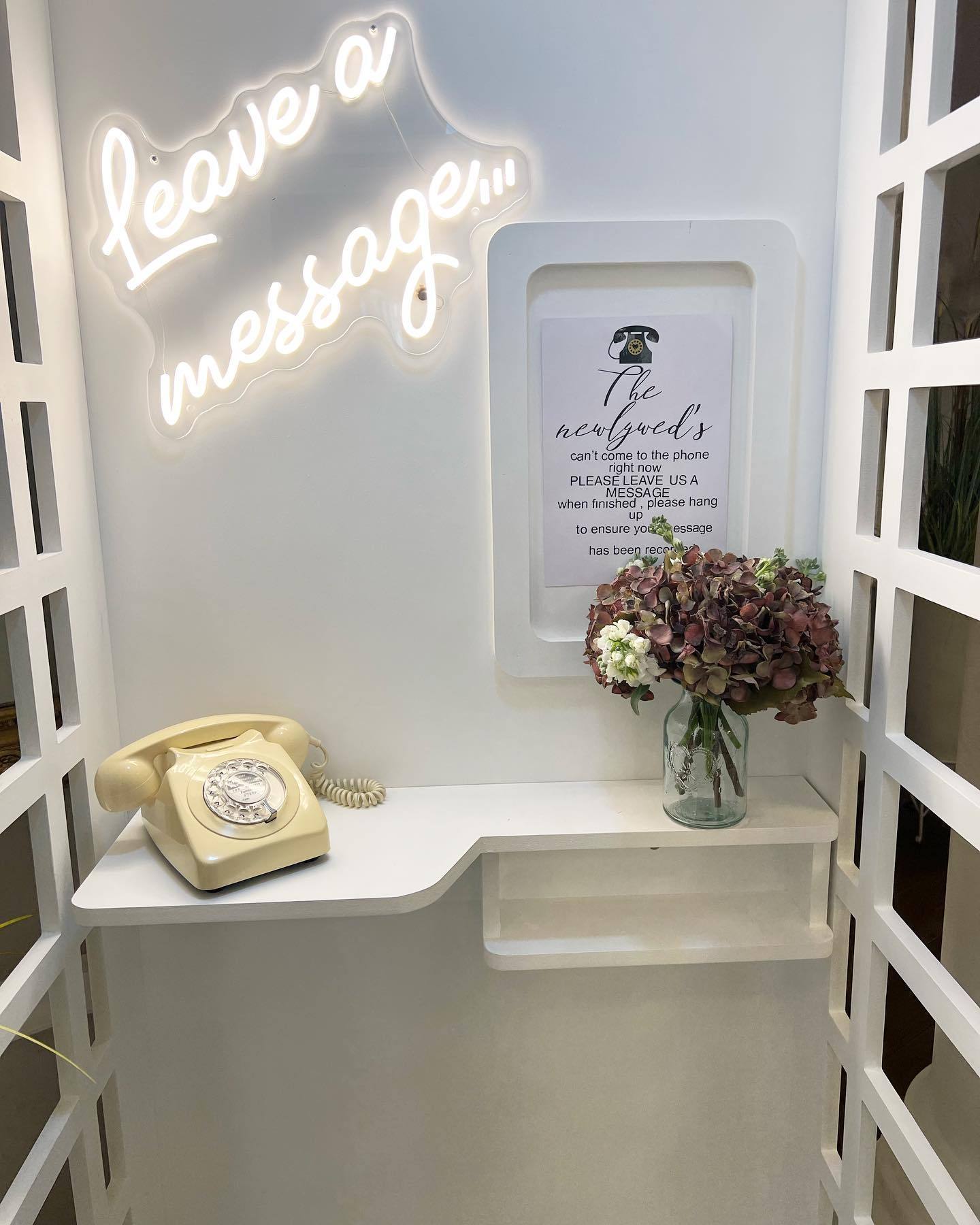 London phone booth wedding flowers photo props with artificial flowers ...