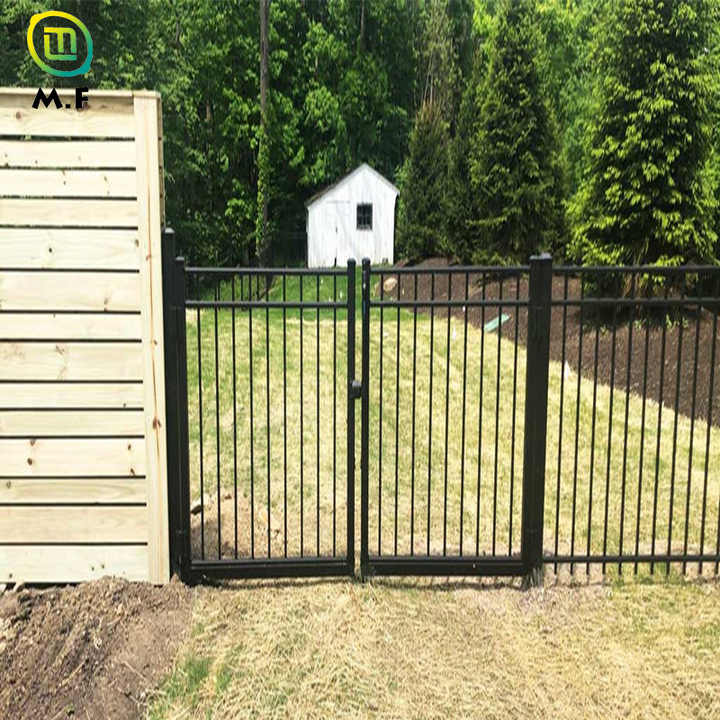 Galvanized Steel Outdoor Fence Gate with Barbed Wire