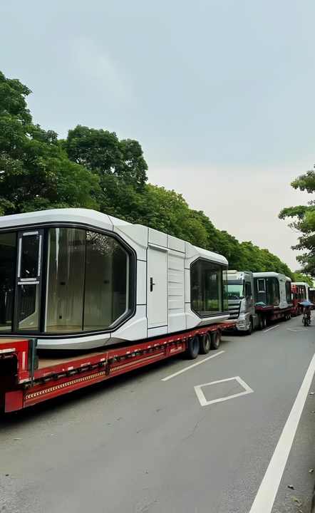 Modern Mobile Home Space Capsule Housing - Luxury & Customization
