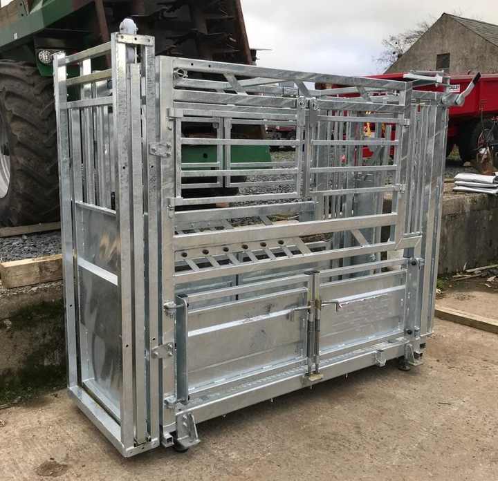 Galvanized Cattle Panel Squeeze Crush Cattle Handling Equipment ...