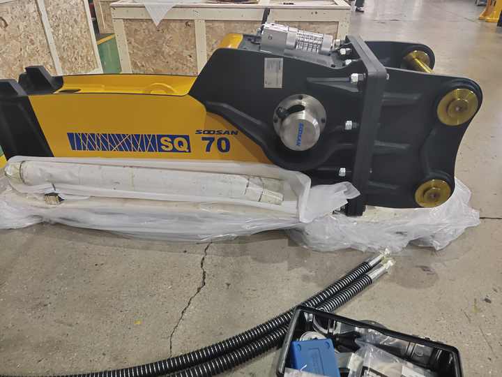 For Soosan SQ 70 Hydraulic Breaker Box Silent Design with Autogrease ...