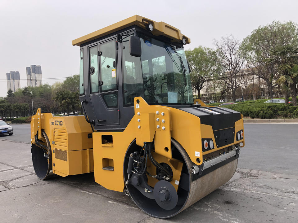 10 Tons Double Drum Vibratory Roller Compactor With 4 Cylinder Engine ...