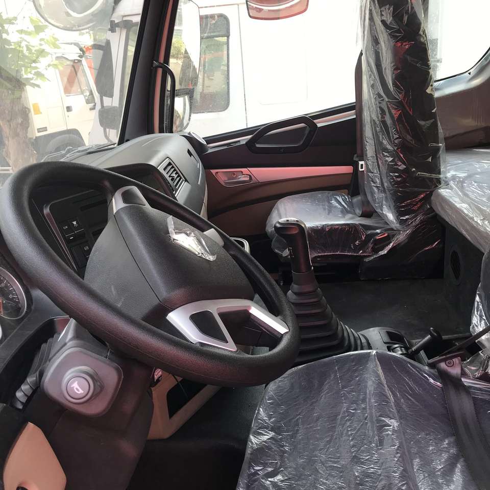 Sinotruk Hohan Howo E7 8x4 Tipper Truck - 40 Tons Dump Truck