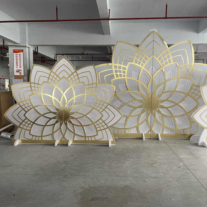Elegant Cake Backdrops - Unique & Rustic Lotus Shaped Acrylic Wedding Decor