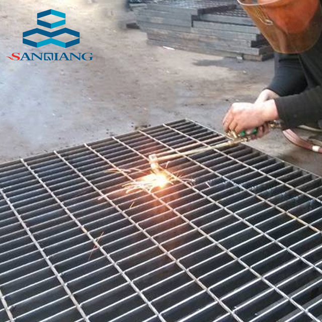 Metal Grating - Durable Steel Solutions for Every Need
