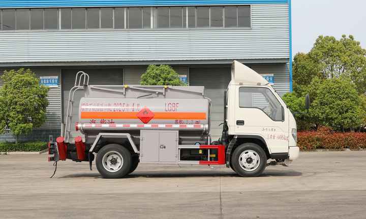 Forland Mini Truck diesel 2000l 1500L Capacity Fuel Tanker Truck With ...