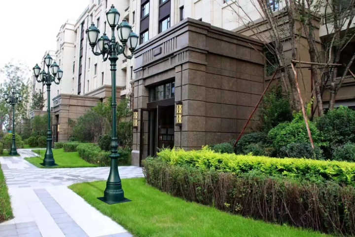 Cast aluminum decorative street light pole base durable design for ...