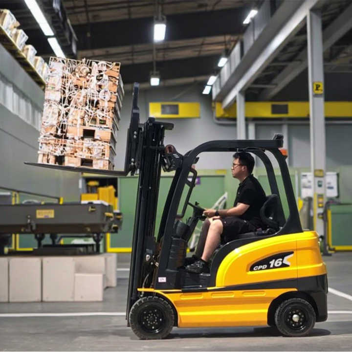 1-5 Ton Electric Counterbalanced Forklift with High-efficiency Motor ...