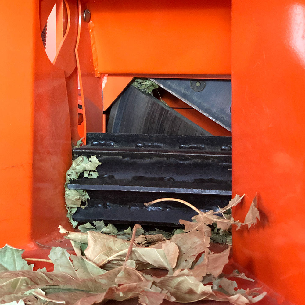 22hp diesel Engine Wood Crusher Wood Cutting Hydraulic Feeding Wood ...