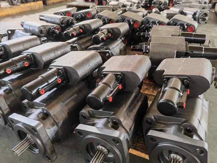 Parker Chelsea Metaris C101 Series Hydraulic Gear PTO & 1000 HP Dump ...