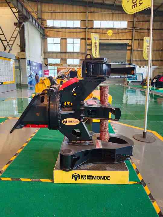 MONDE Forest Hydraulic Tree Shear - Efficient Wood Cutting