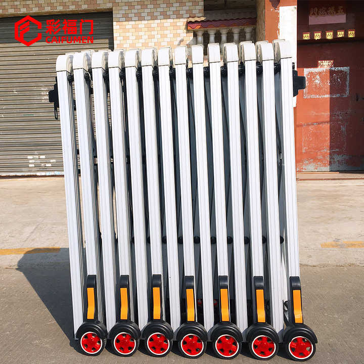 Retractable Traffic Barrier Isolation Fence with Wheels Movable ...