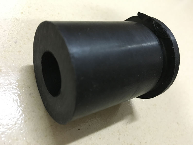 55046-VW000 Spring Shackle Rubber for Caravan Bus Van E25 Urvan NV350 E26