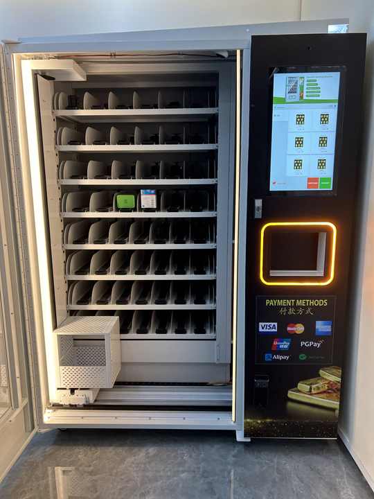 24 Hour Vending Machine - Elevator Vending for Foods & Drinks