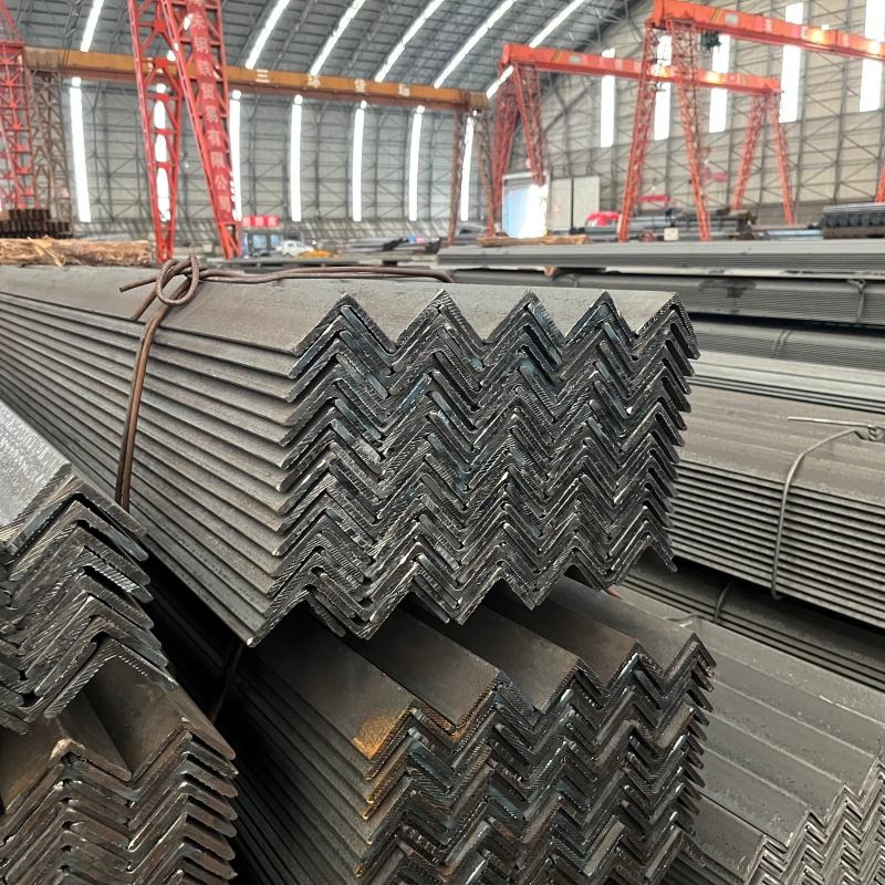 ASTM JIS SS400-SS540 Grade Equal Angle Iron Bars for Construction