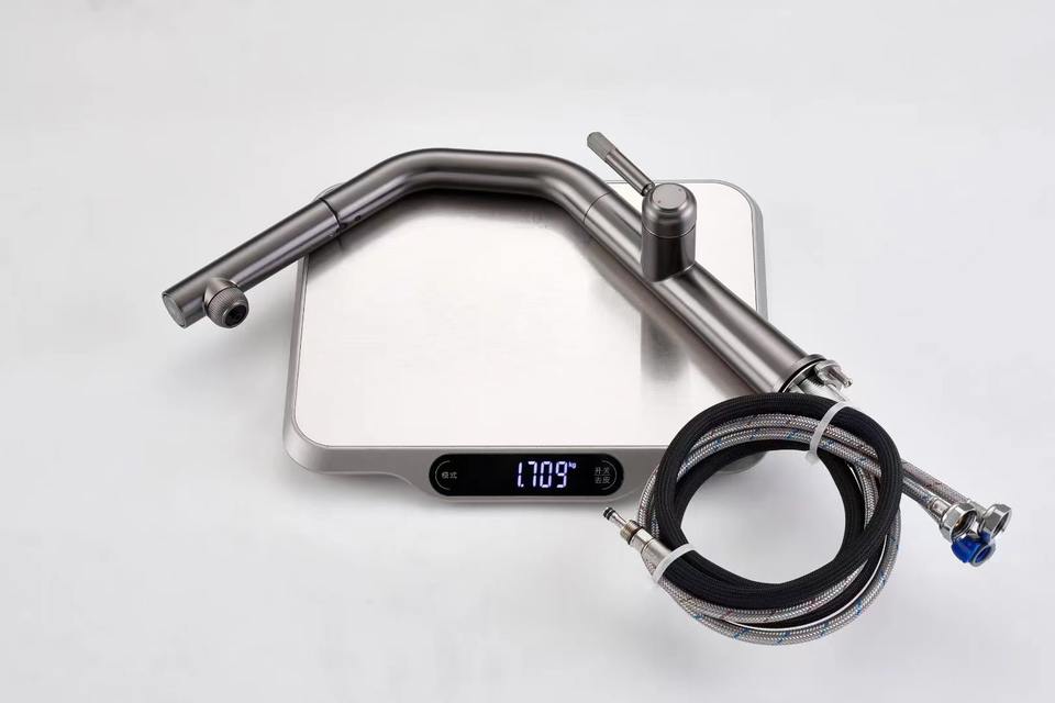 Kitchen Faucet Water Tap Modern Gun Grey Kitchen Taps Pull Out Sprayer ...