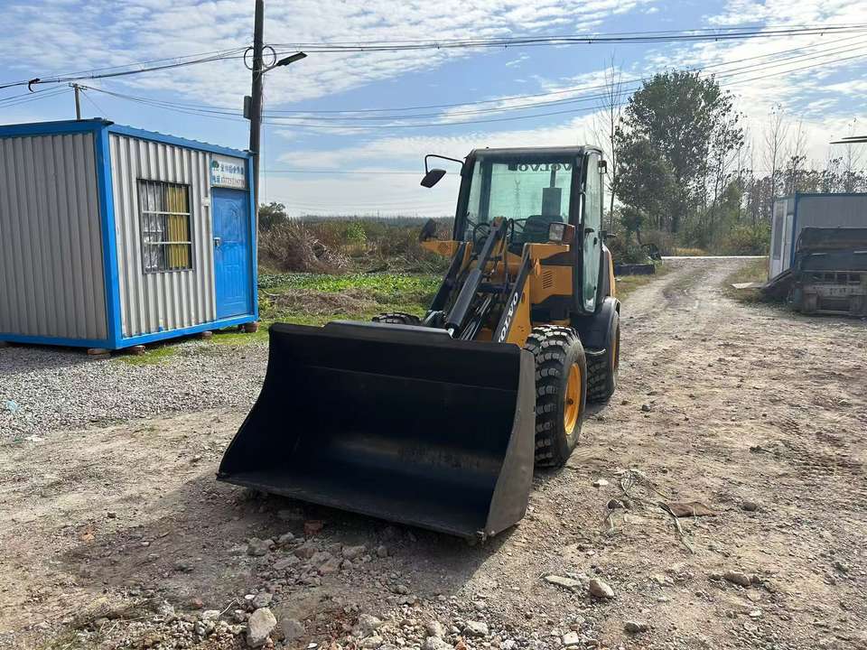 Used Volvo L20F Wheel Loader - High Efficiency & Durability