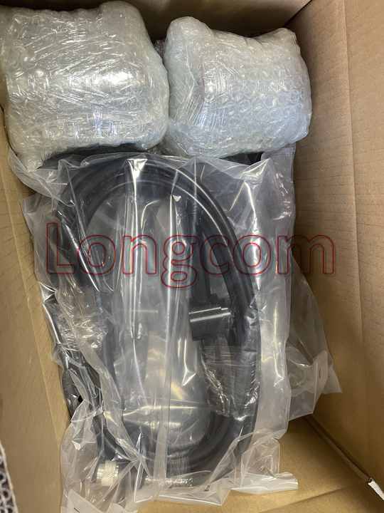 Dipole Antenna UHF 400-470mhz with 4 Bay Dipoles & Power Splitter