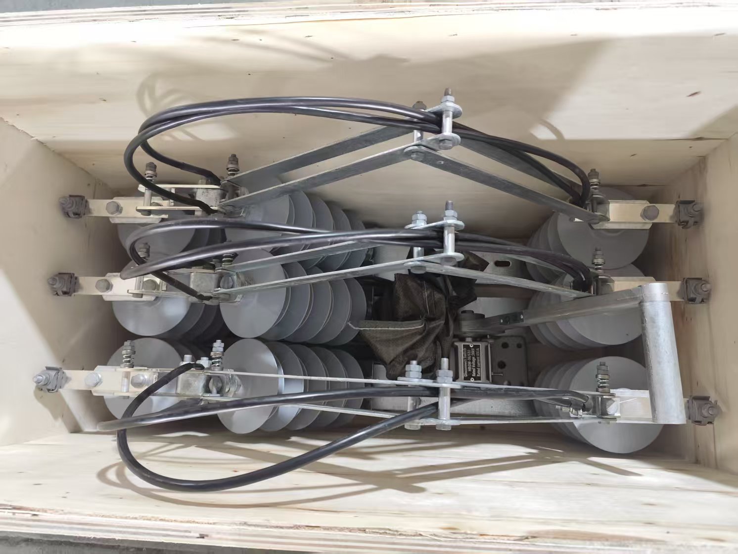 Verified Supplier 11kV Earthing Switch High Voltage & Lightning ...