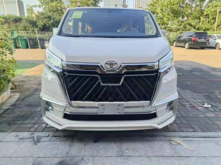 Toyota Hiace Body Kit - Elevate Your Vehicle's Style