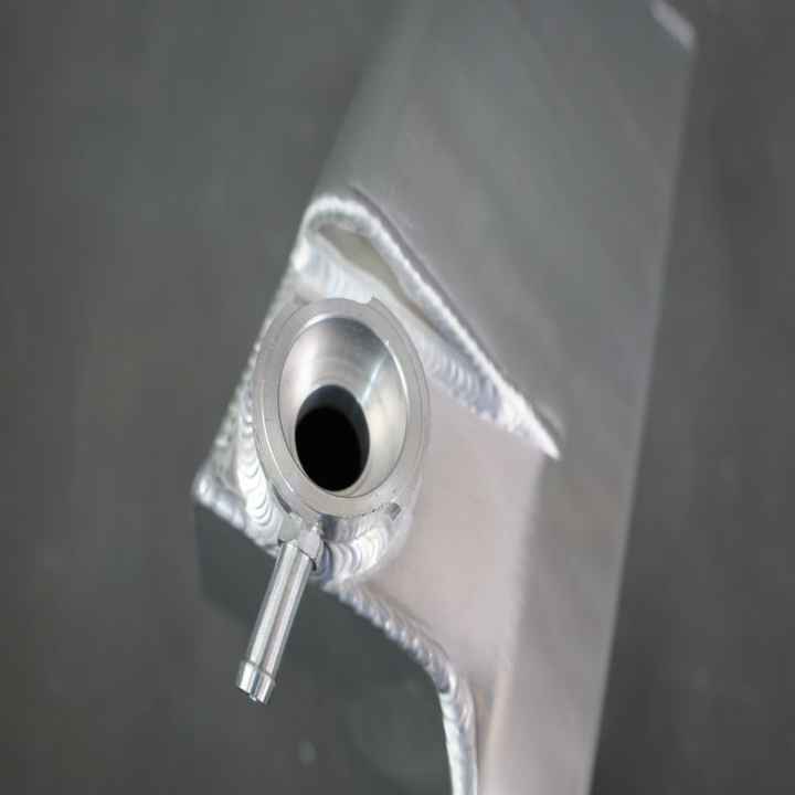 Customizing Full Aluminum Coolant Reservoir tank for Nissan GTR R35 ...