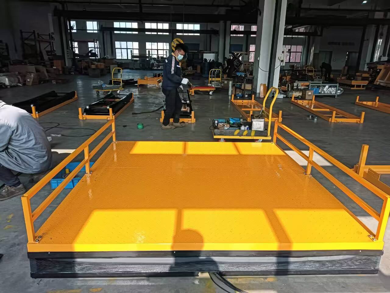 How to Choose a Stationary Scissor Lift Table: Buying Guide