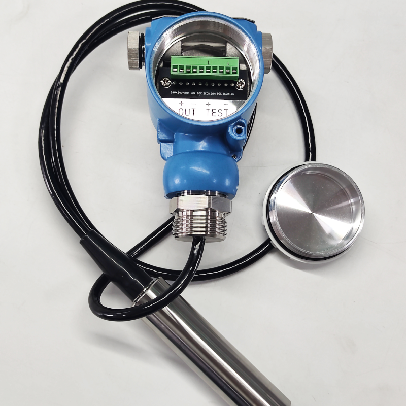 High-Accuracy Digital Displacer Level Transmitter Liquid Level Sensor ...