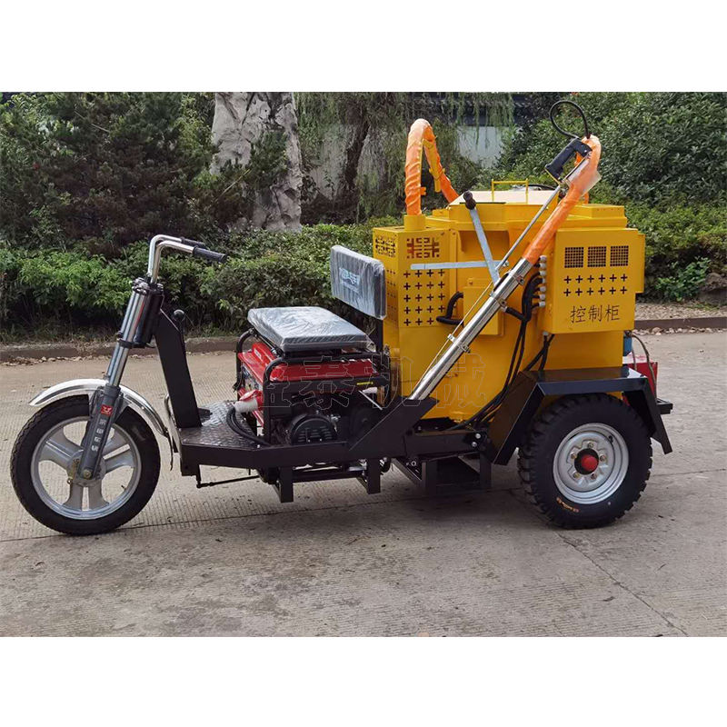 Tricycle-type road crack sealing machine - Road repair and seam filling ...
