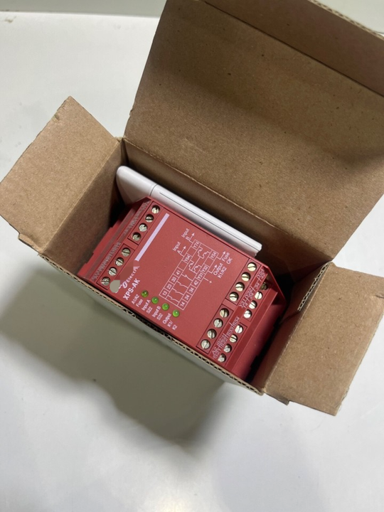 Plc XPSAK361144 Preventa Module for Emergency Stop 110V AC 24V DC ...